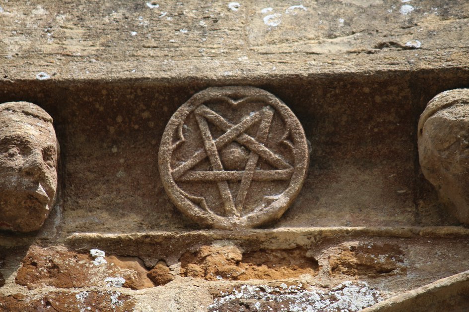 A Pentagram at Adderbury Church | Dark Oxfordshire