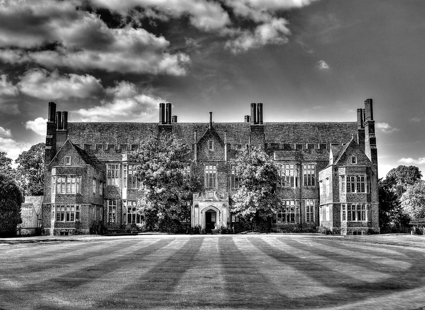 Ghosts of Mapledurham House | Dark Oxfordshire