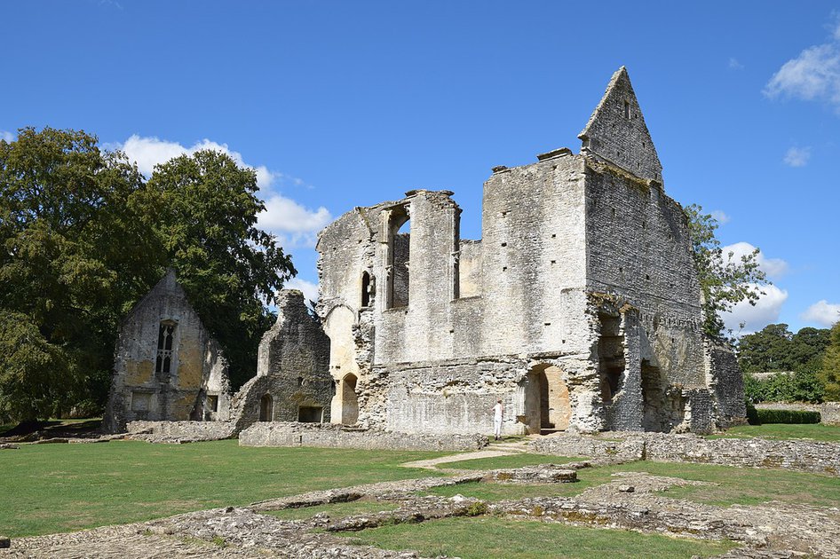 The Ghost of Lord Lovell at Minster Lovell Hall | Dark Oxfordshire